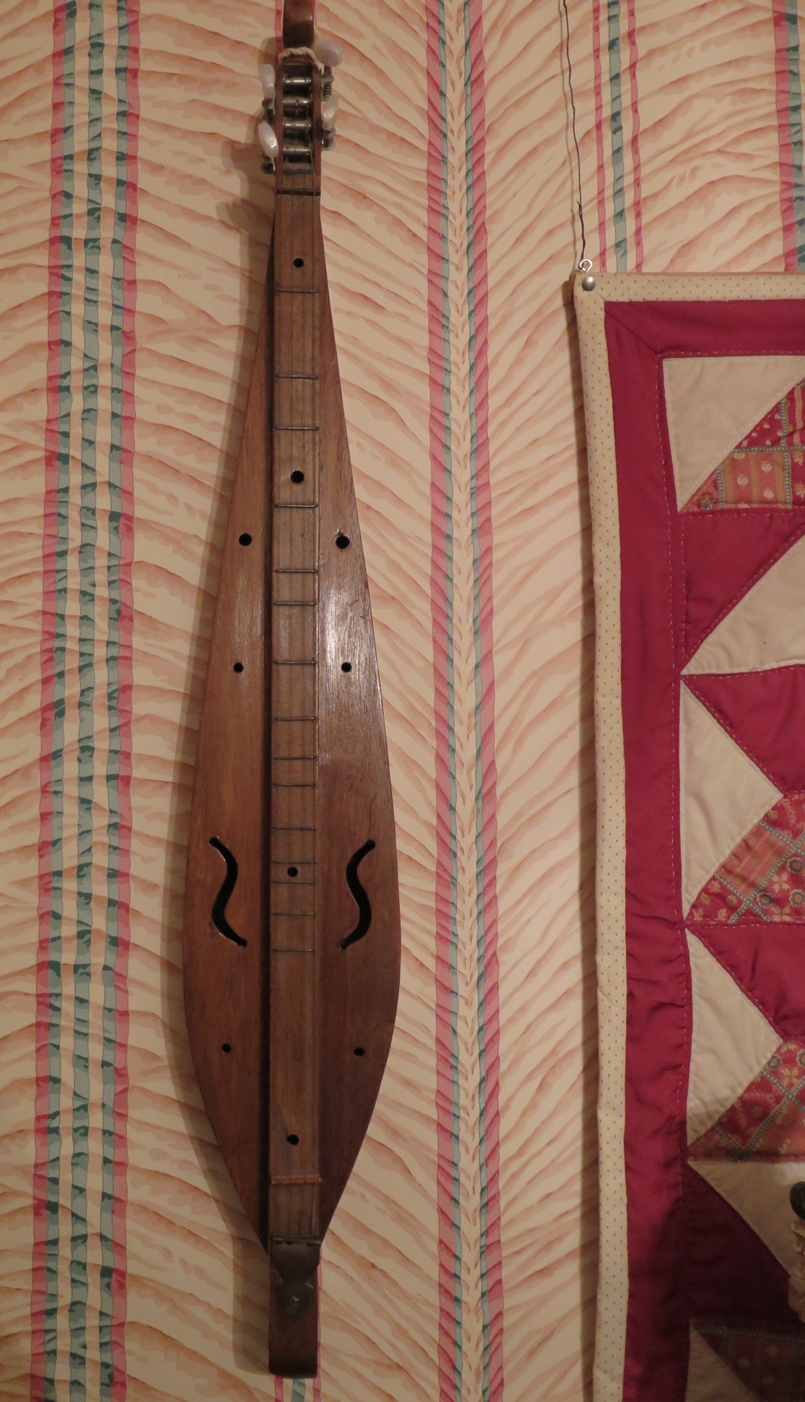 Galax-Style Dulcimer: Playing the Appalachian Dulcimer in DDD Tuning ...